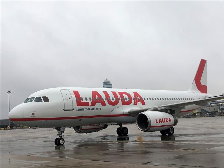 Laudamotion landet mit frischem Design in Wien » news | tip - Travel ...