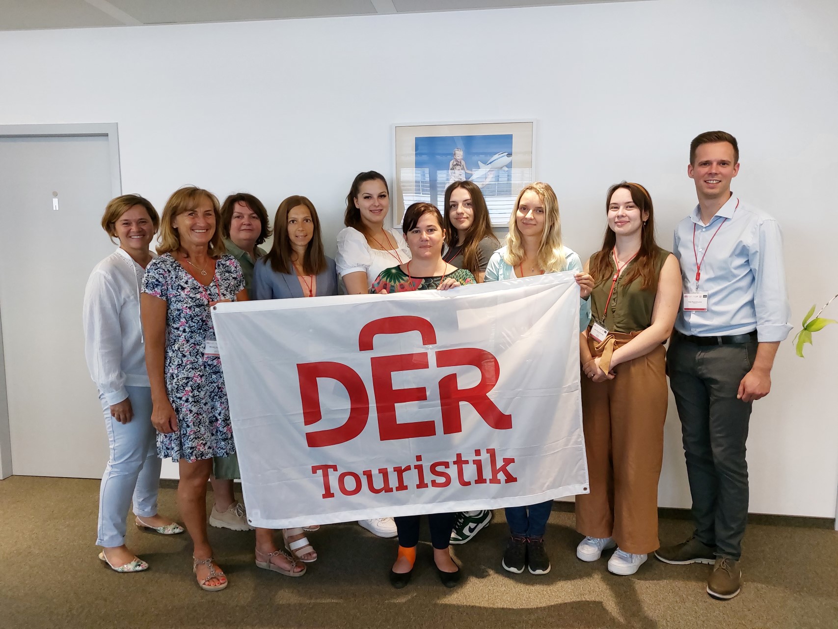 Reisewelt-Agents zu Besuch bei REWE Austria Touristik » news | tip ...